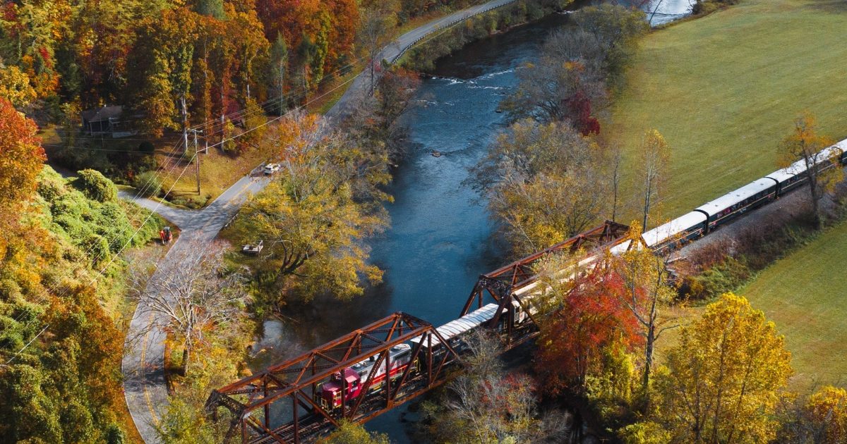 Autumn Hues & Mountain Views | Blue Ridge Fall Foliage | Blue Ridge, GA