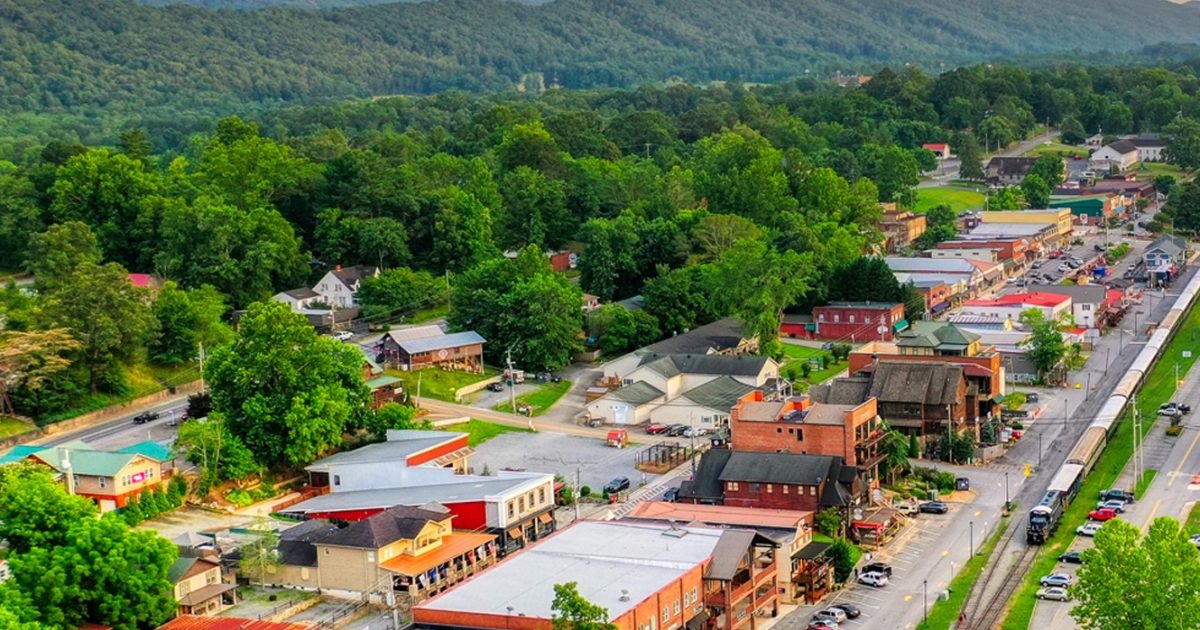 Blue Ridge Getaways for Downtown, Adventure Lovers, Girlfriends | Blue ...